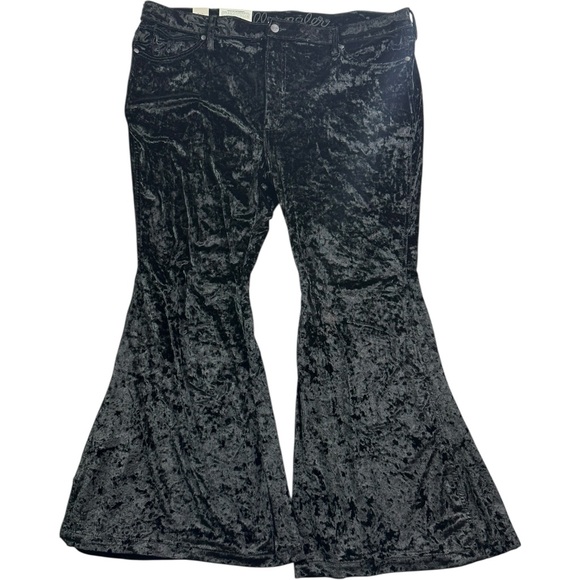 Wrangler | Pants & Jumpsuits | Wrangler Retro High Rise Velvet Trumpet ...